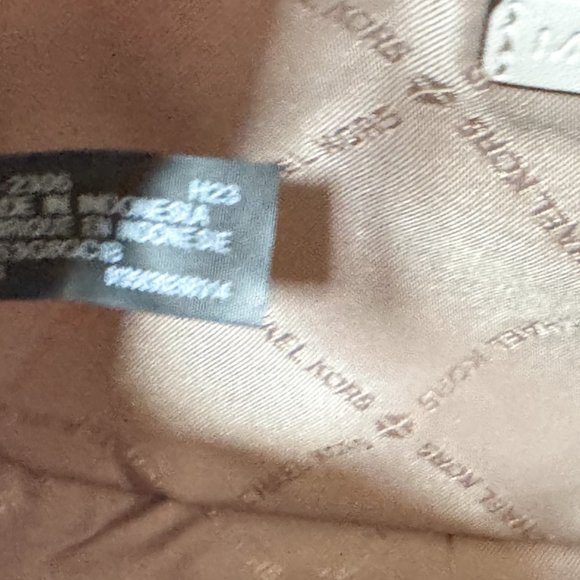 Michael Kors | Bags | Michael Kors Jet Set Glam Small Front Pocket Oval ...